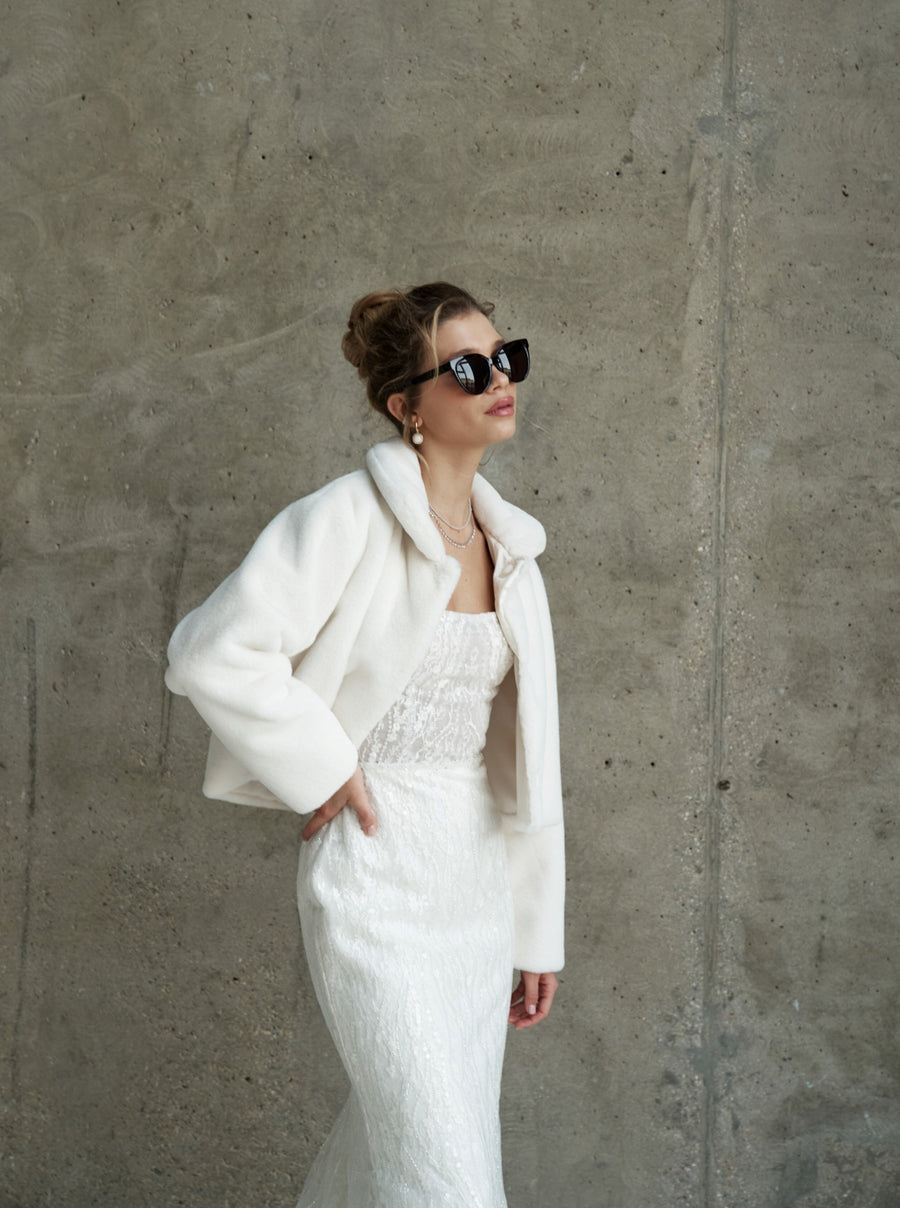 Faux fur bridal coat . Wedding faux fur cover up – artpodium.studio