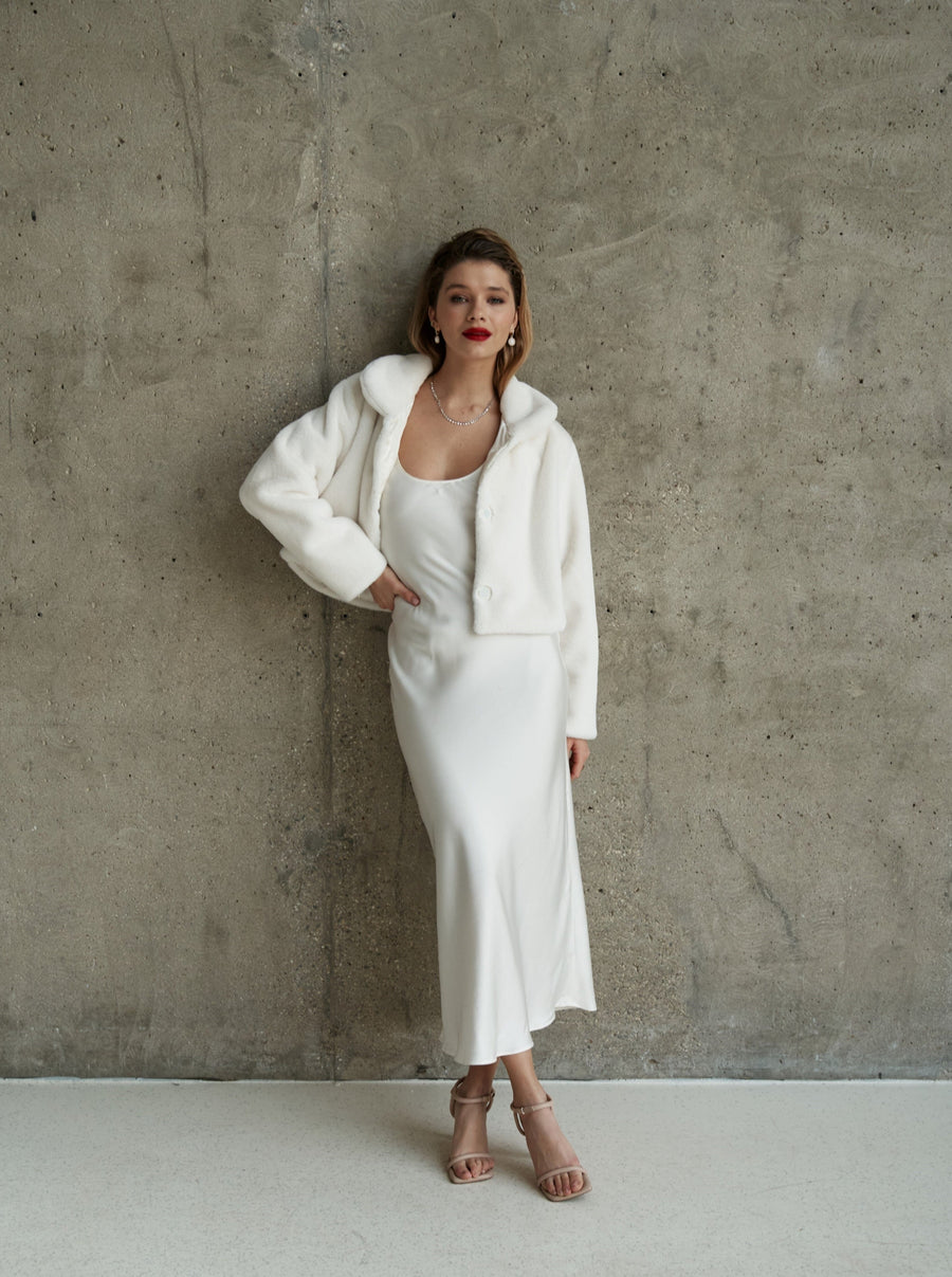 Faux fur bridal coat . Wedding faux fur cover up – artpodium.studio
