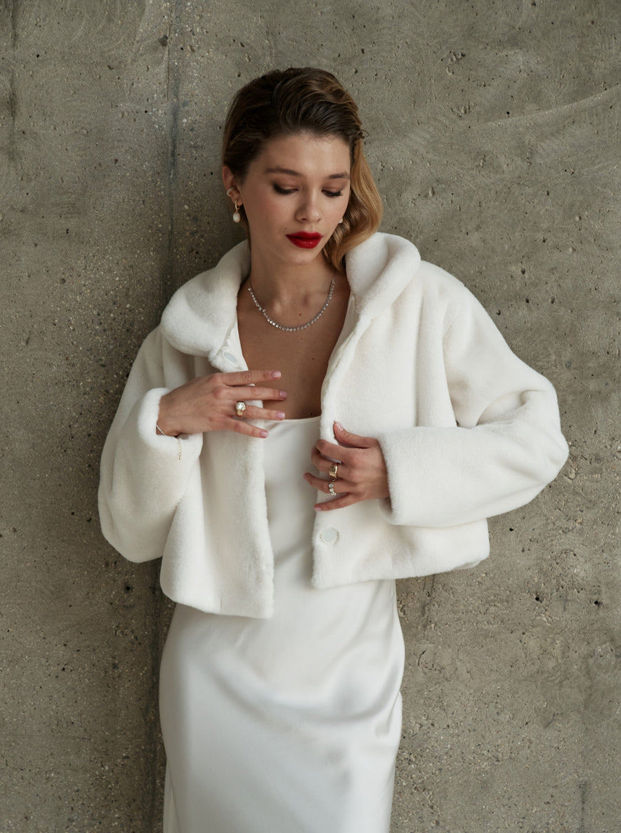 Faux fur bridal coat . Wedding faux fur cover up – artpodium.studio