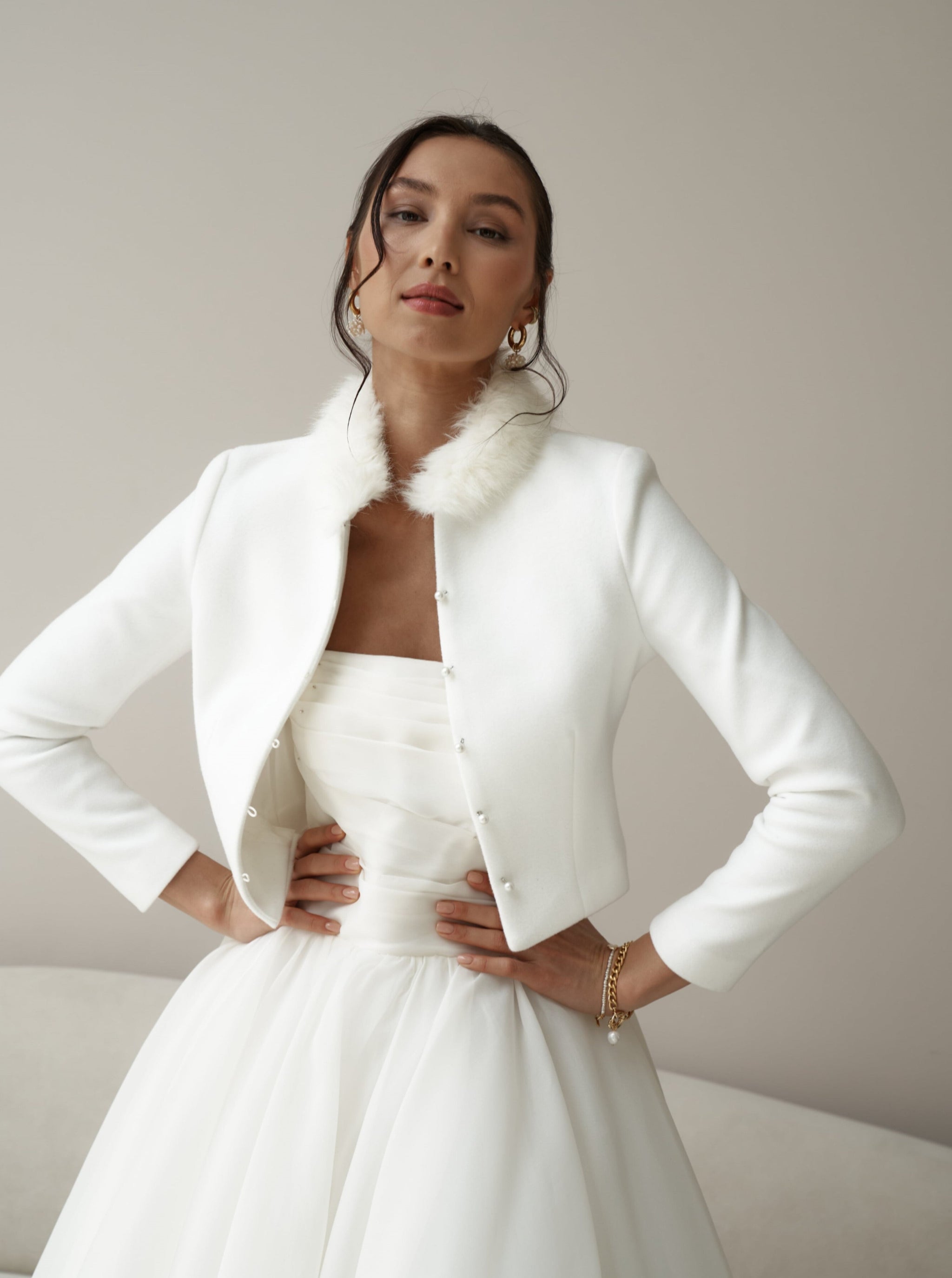 Winter bridal jacket with fur collar - ArtPodium Studio – artpodium.studio